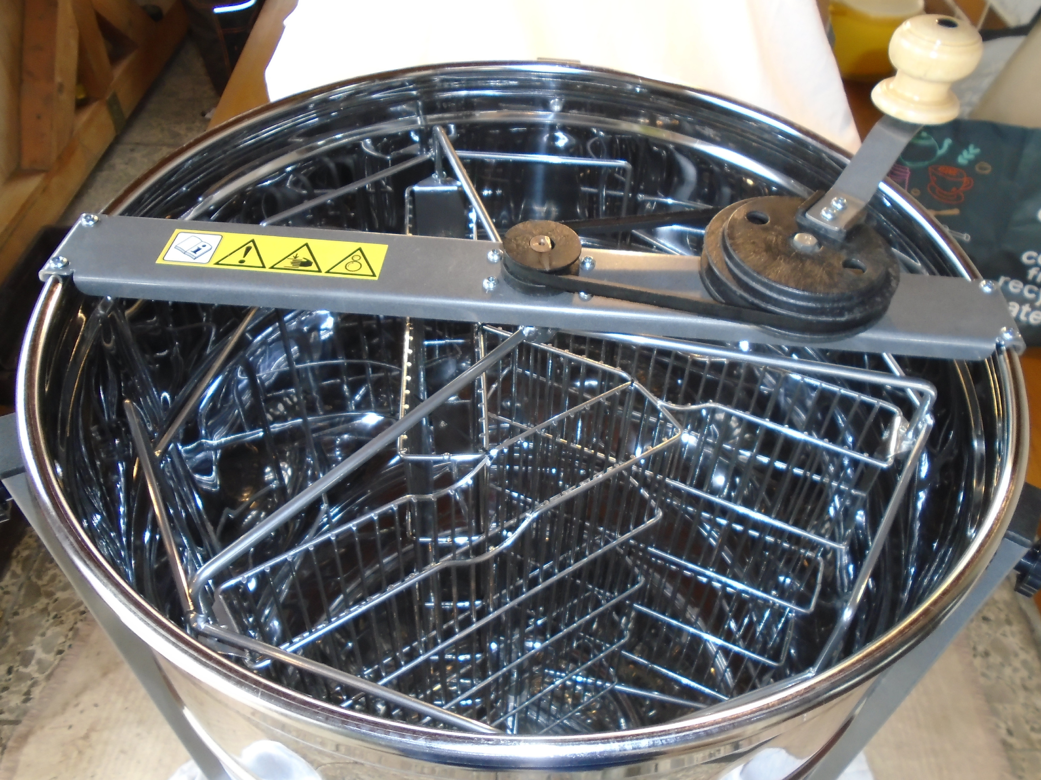 #Včelárske potreby# - #medomet#